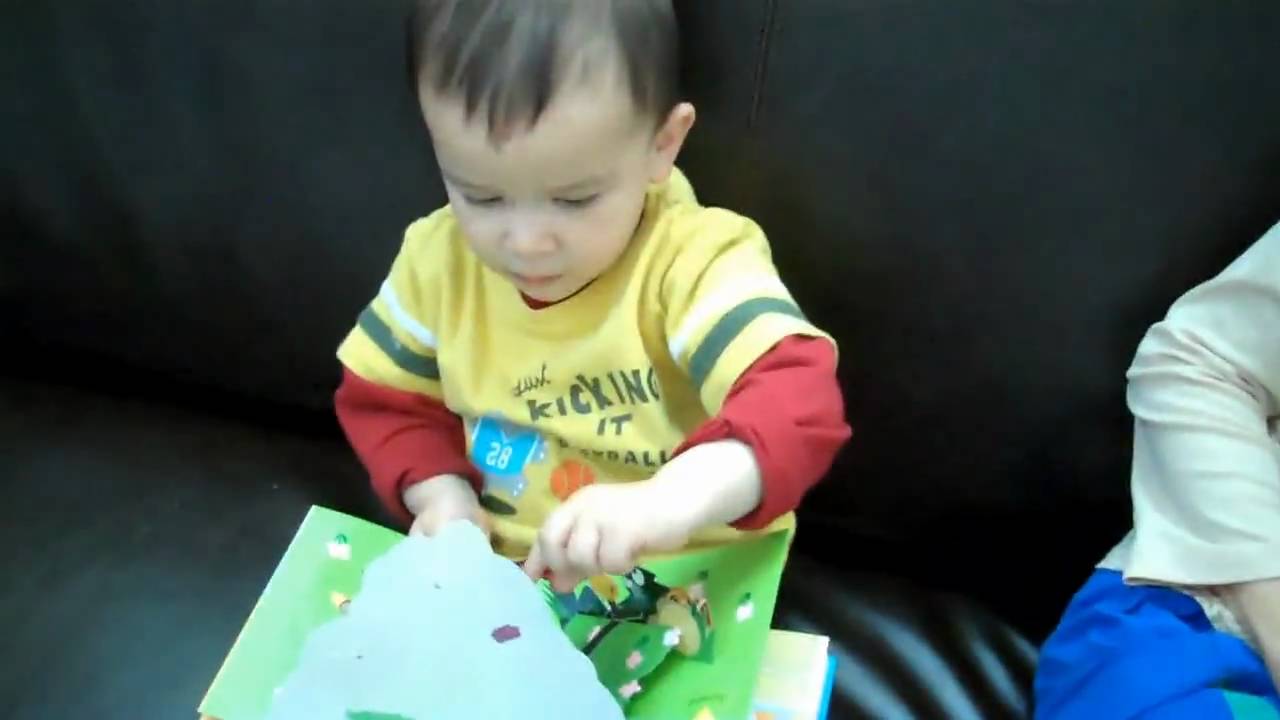 Remy reading 3D Book - YouTube