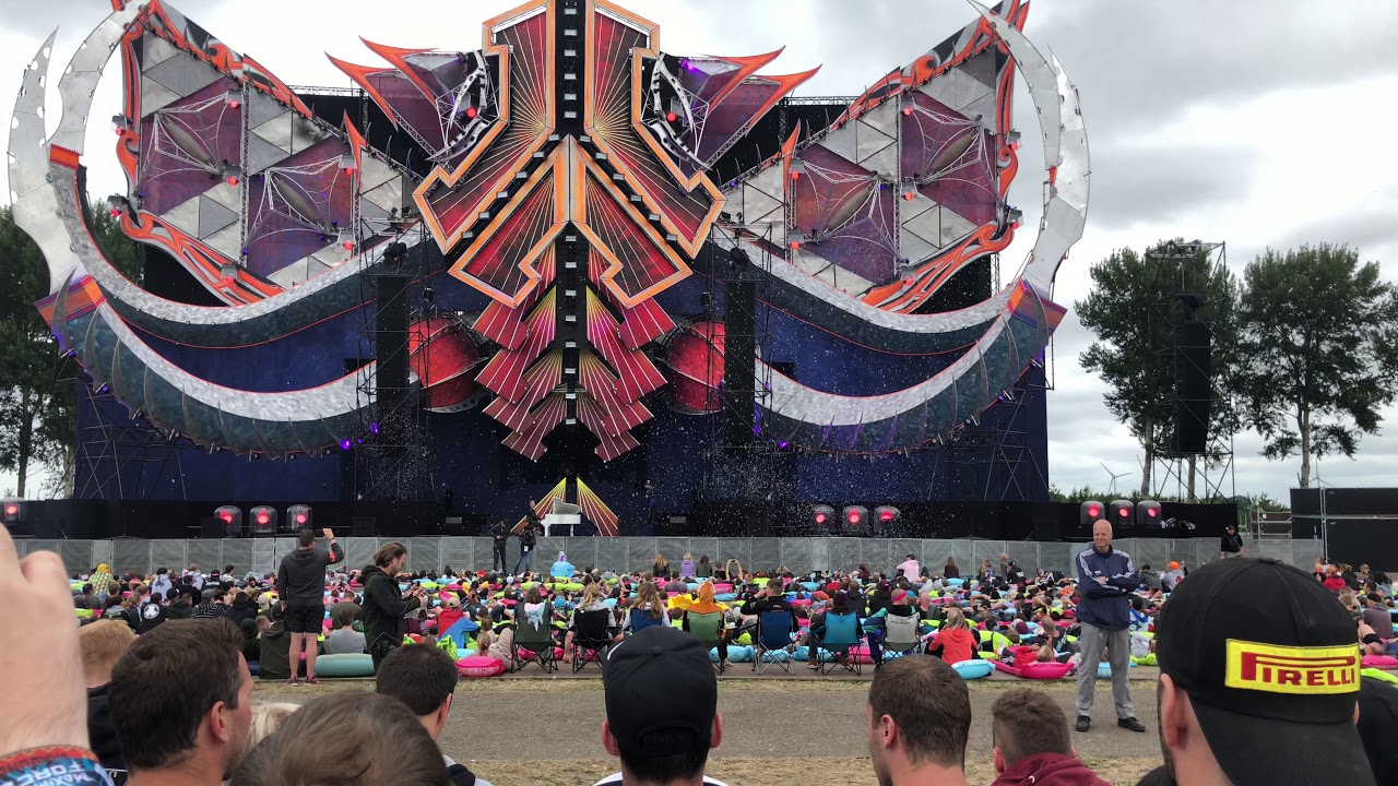 The Hardstyle Pianist @ Defqon 1 2018 - YouTube