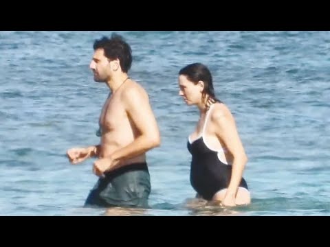 Kaan Urgancıoğlu Eşi Burcu Denizer'le Birlikte Denizde Kameralara böyle Yansıdı@magazinsayfasi4063