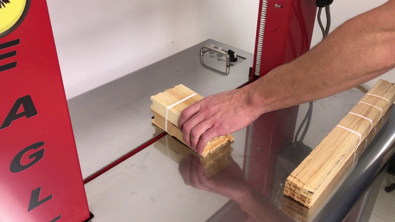 Eagle 715RS Strapping Machine (round and small items) - YouTube