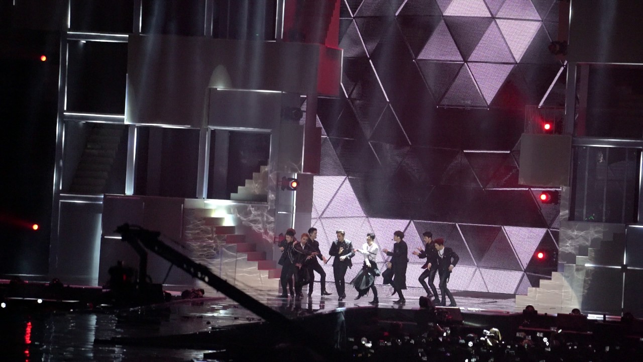 [Fancam] 161202 EXO-Monster 2016MAMA - YouTube