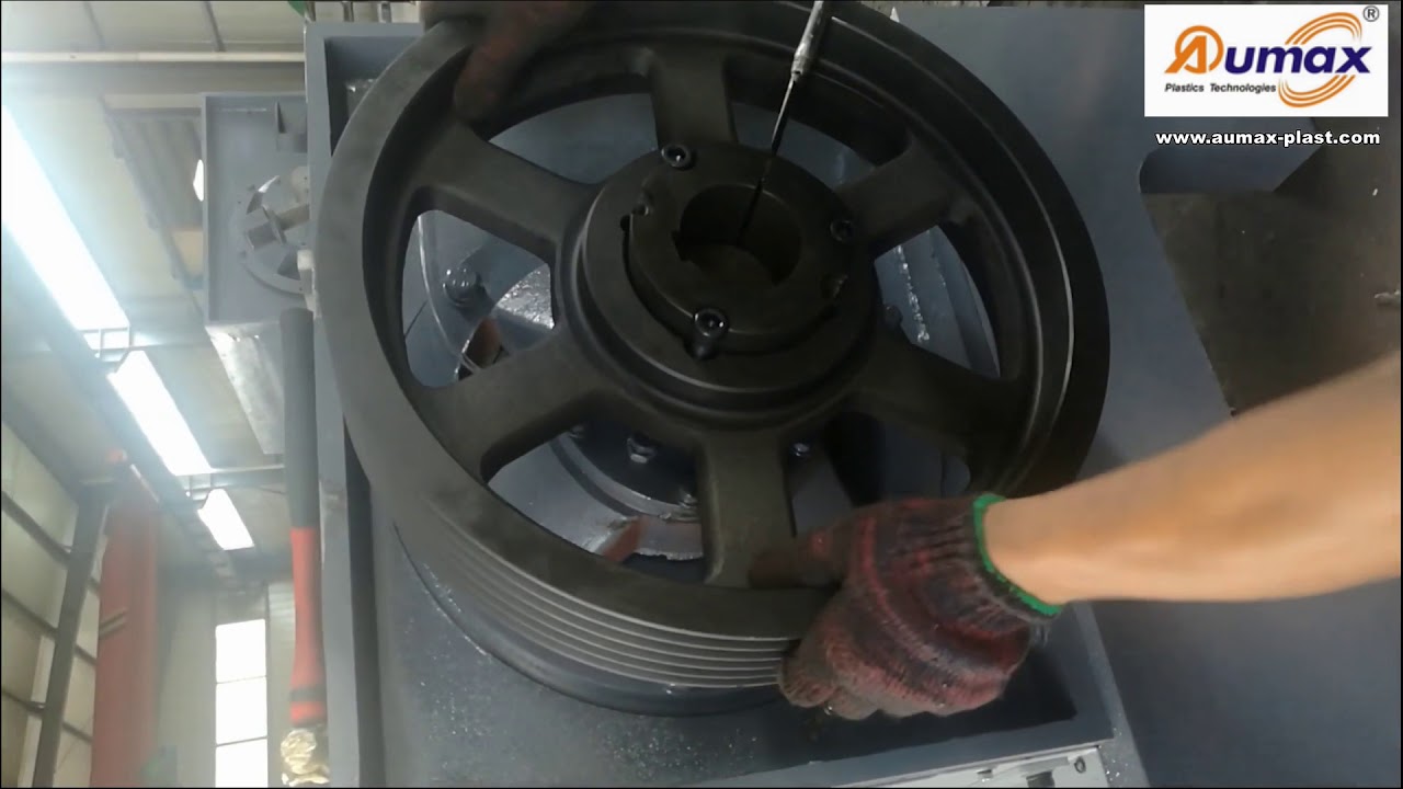 How to assemble and disassemble the belt pulley of plastic crusher ...
