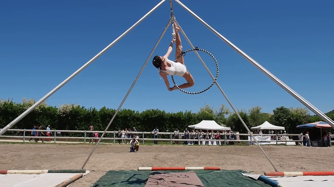 Aerial hoop - Outdoor performance - YouTube