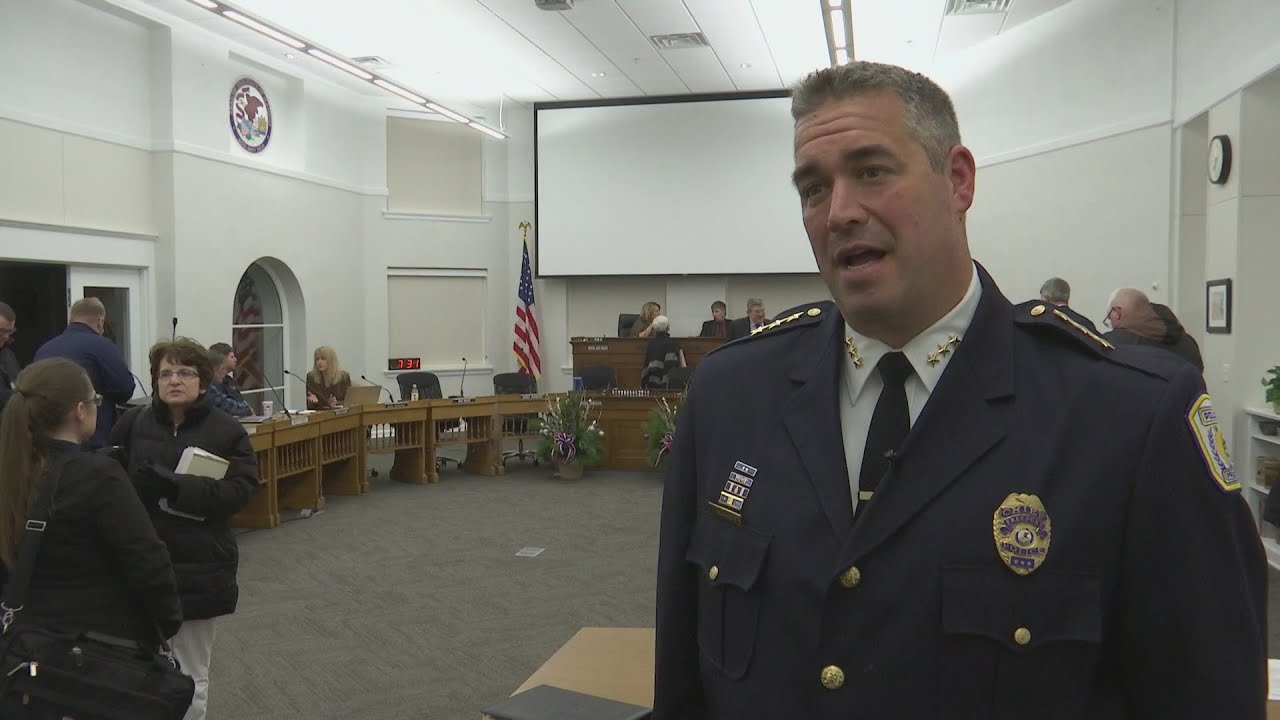 Matthew Summers sworn in as new Freeport Police Chief - YouTube