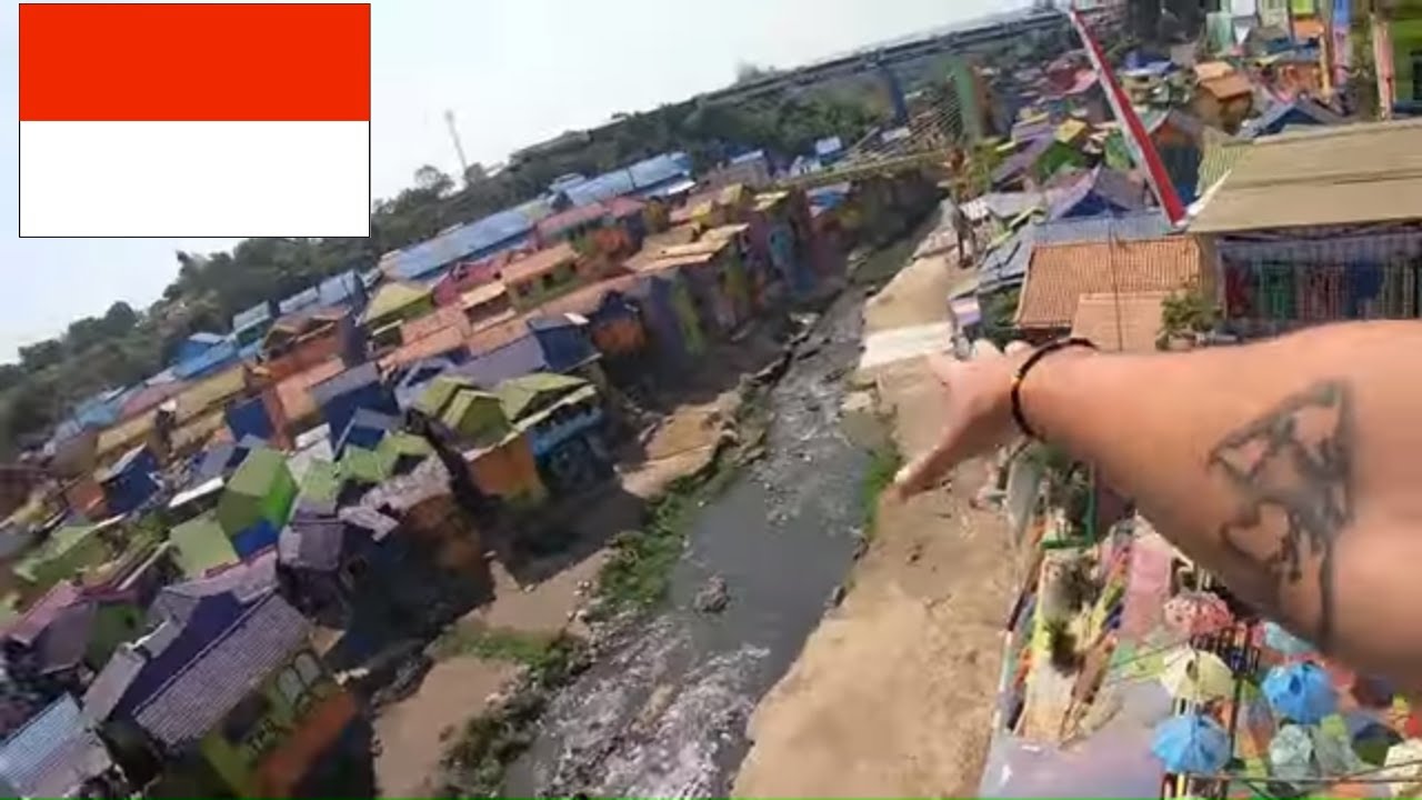 This INDONESIAN SLUM was turned into a RAINBOW VILLAGE 🇲🇨 - YouTube