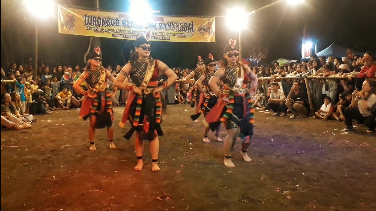 Jathilan putri Denok semberani Jathilan turonggo mudho dwi manunggal ...