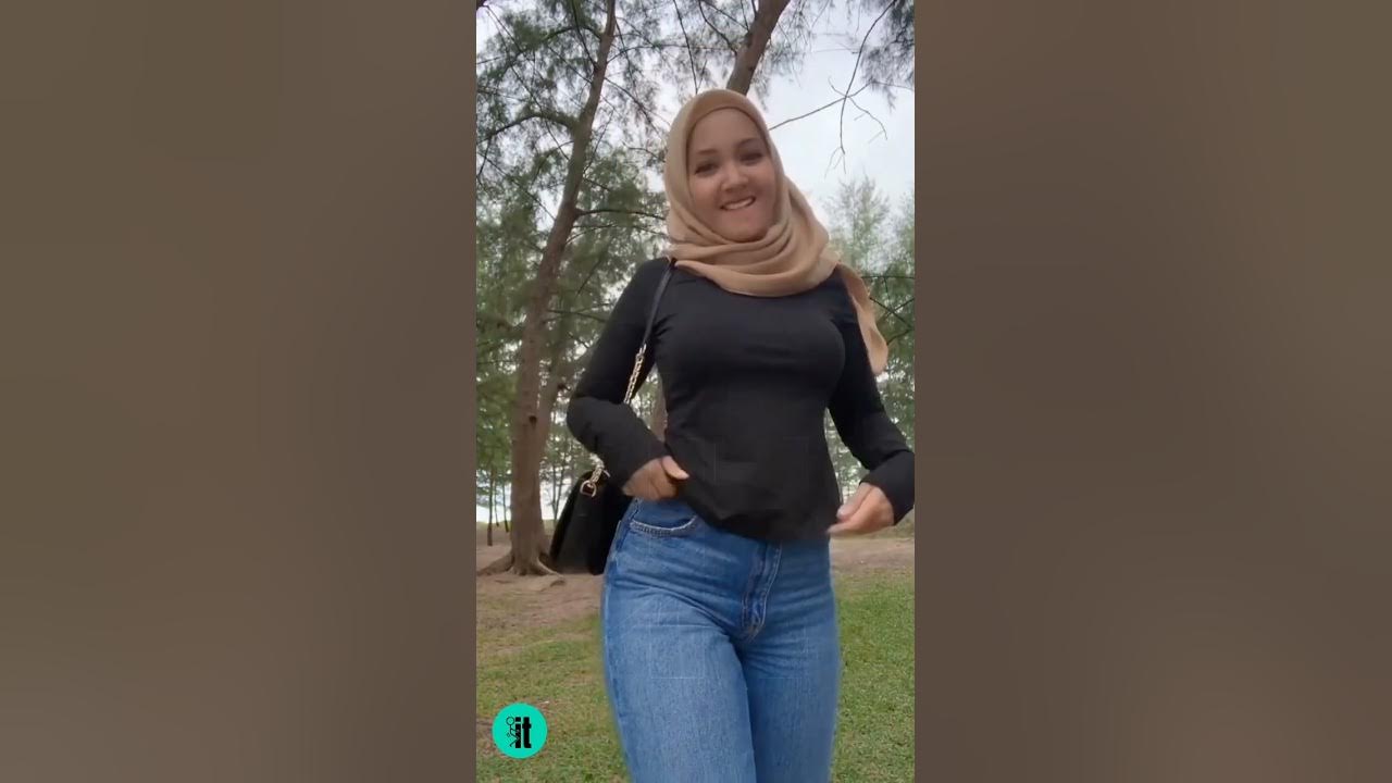 TIKTOK ID HOT ILA KHAN GOYANG JILBAB CANTIK. - YouTube