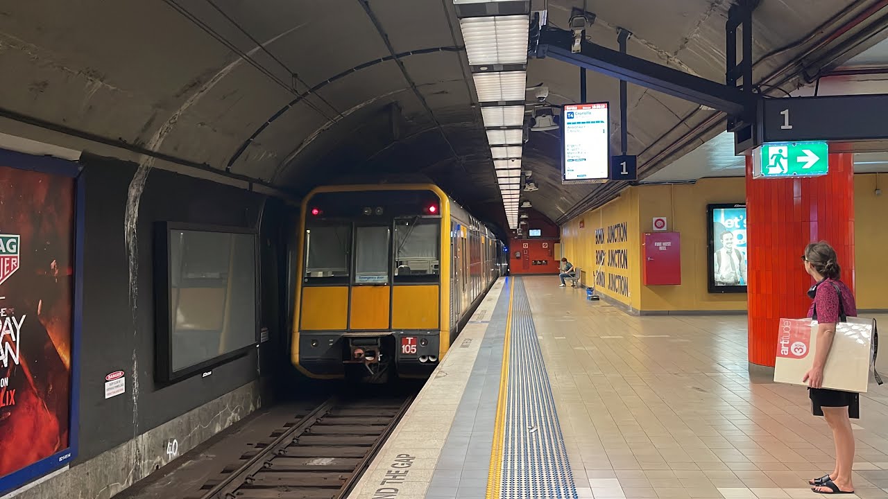 Sydney Trains: T121 + T105 departing Bondi Junction - YouTube