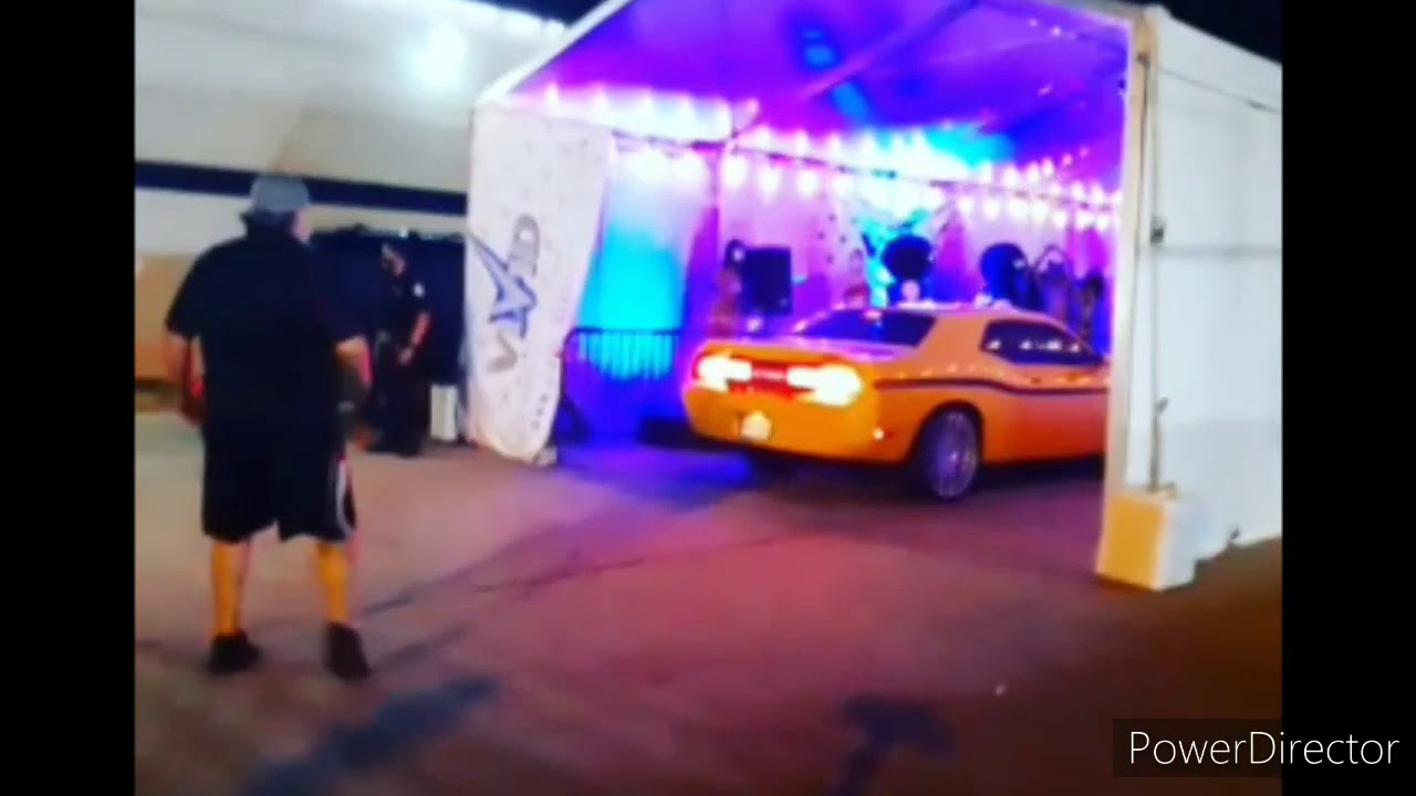DRIVE THRU STRIP CLUB. FOLLI AND FAN FAIR. STREET ENTERTAINERS - YouTube