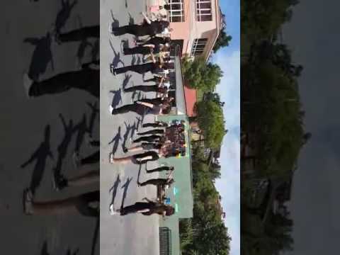 En arkada kısa boylu olanım  dansımızın adı FLASH MOB TEAM