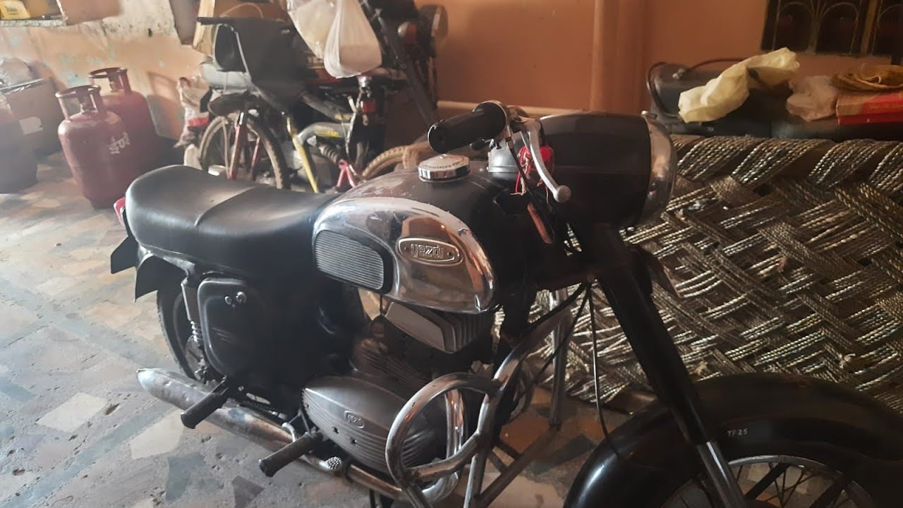 sale for old yezdi b model 1978 model original condition good condition ...