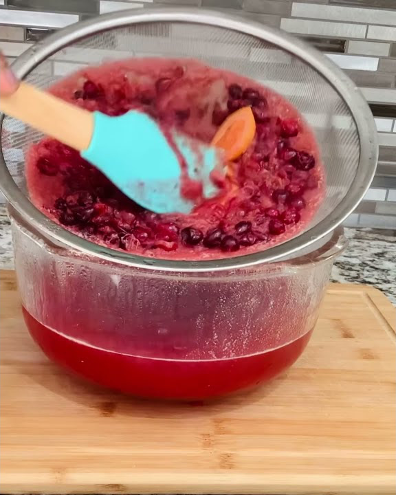 How To Make Homemade Cranberry Juice Healthy Drink Made Easy