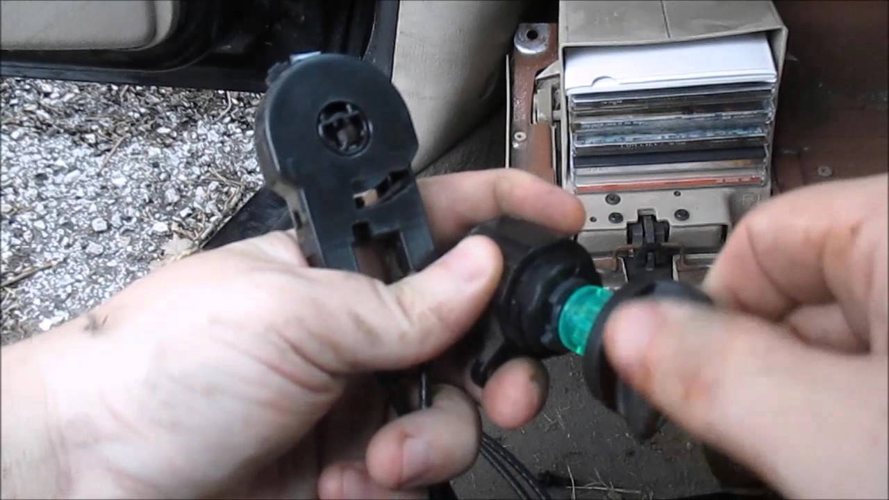 Ford Focus AC Blows Hot Blend Door Cable Replacement - YouTube