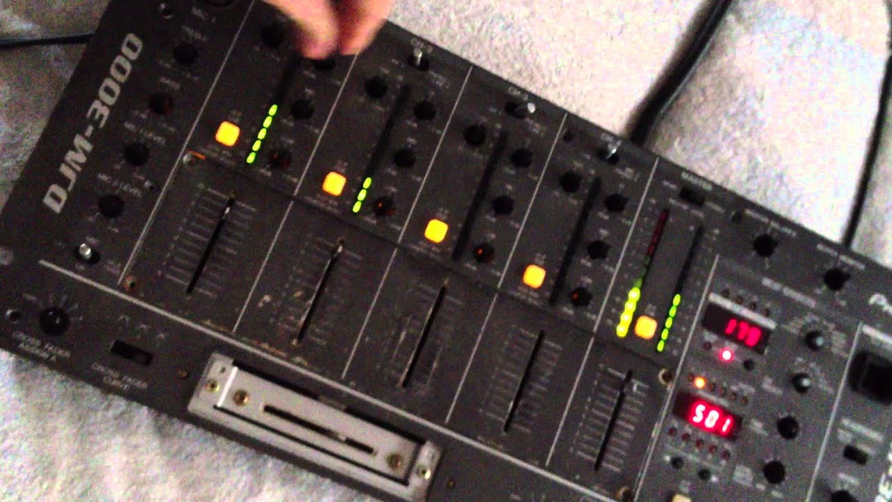 DJ Mixer Pioneer DJM3000 - YouTube