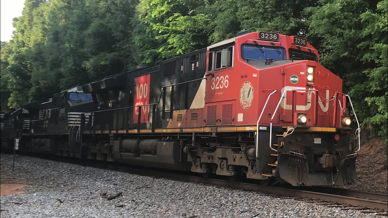 NS 367 Clears McDonough With Rare CN 3236 💯 Leading - YouTube