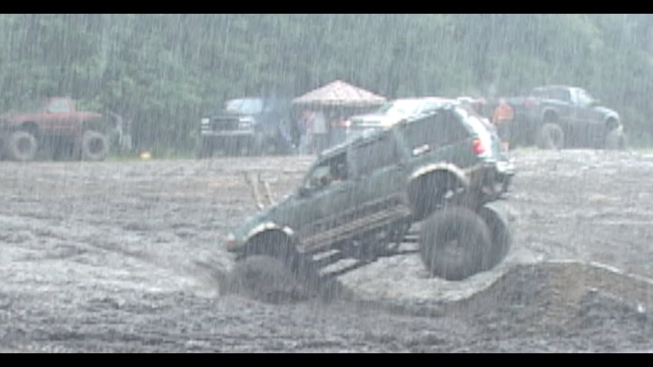 RAINSTORM MUD BOGGING - YouTube