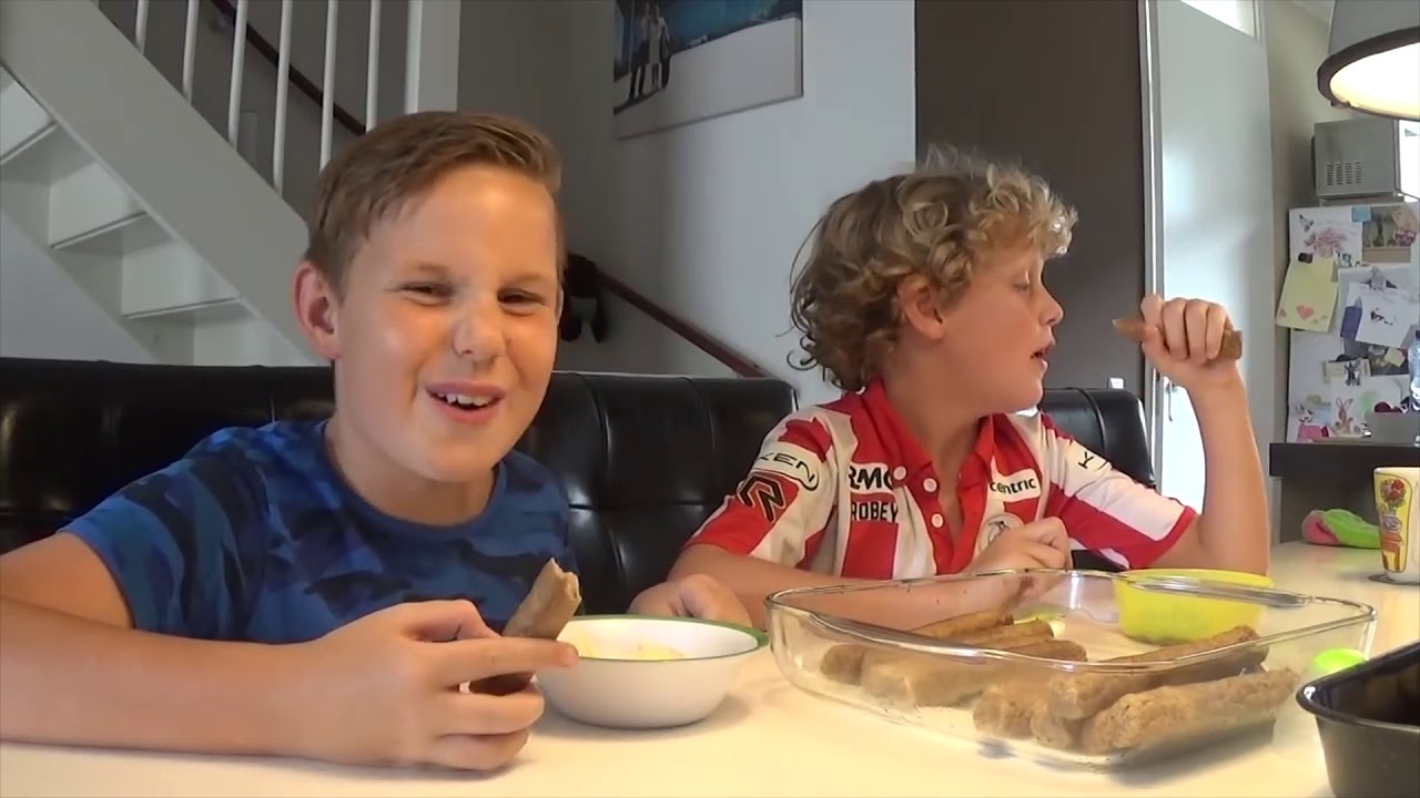 Frikandel Chappen Challenge! |Meme Kroket| - YouTube