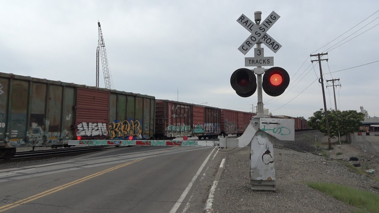 *New LED Light* UP 7730 Manifest With BNSF DPU North - S Mckinley Ave ...