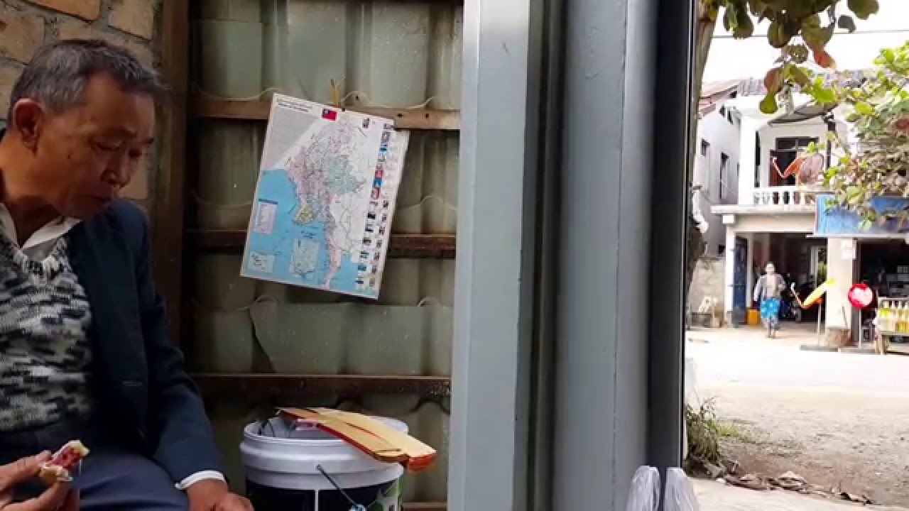 เขียนภาษาไทเขินลงใบลาน Tai Khun language - YouTube