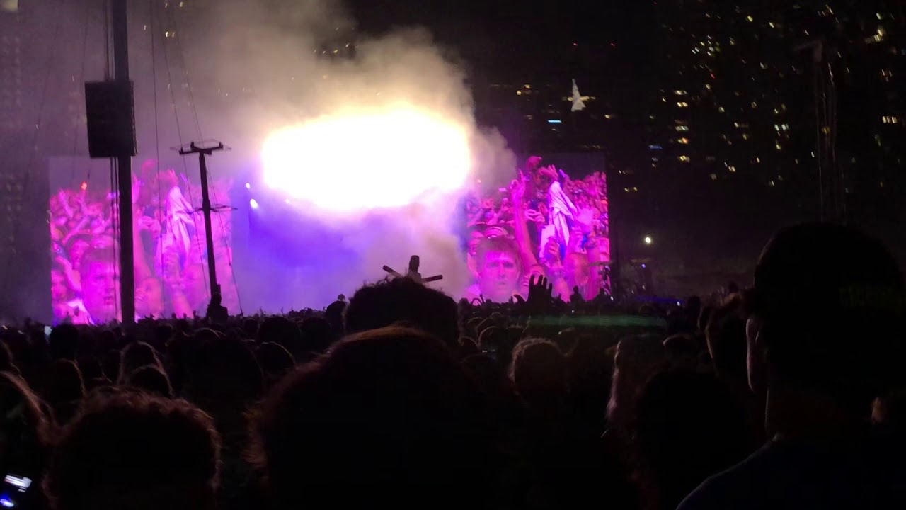 Travis Scott - Sky Fall/Through The Late Night - Lollapalooza 2018 ...