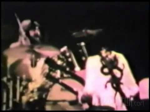 Led Zeppelin Sick Again Live 1977) - YouTube