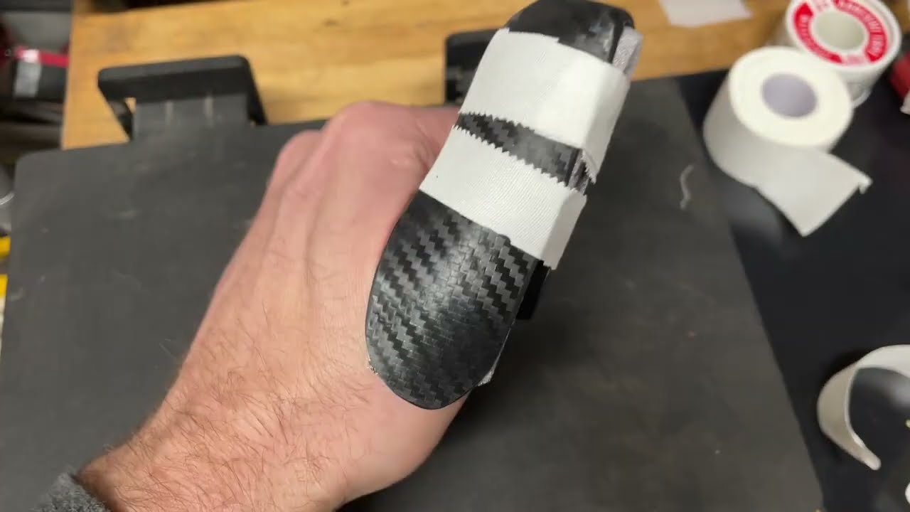 How to make a DIY Finger / Thumb GUARD (brace) out of KYDEX - YouTube