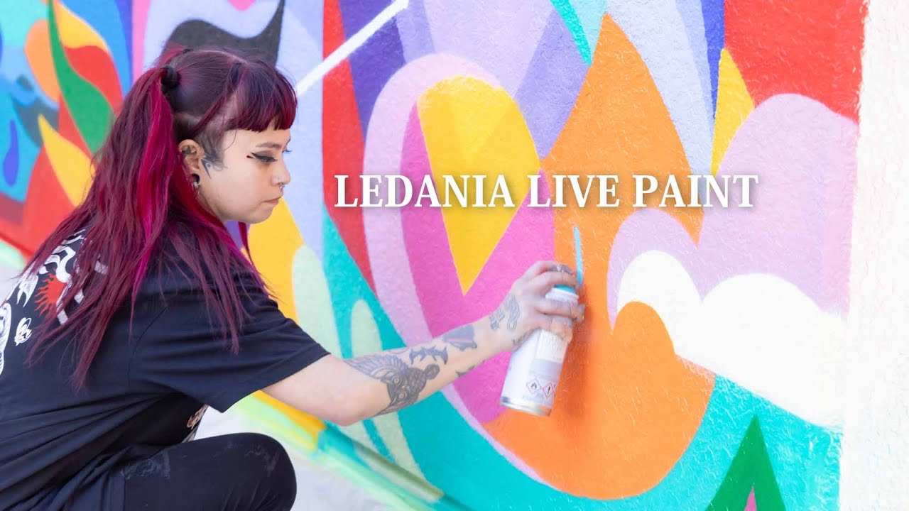LEDANIA LIVE PAINT - YouTube