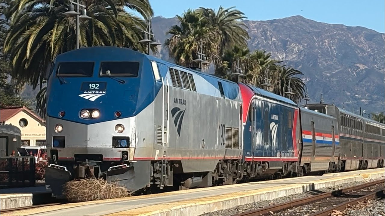 Rail Fanning, the first few days of 2025 - YouTube