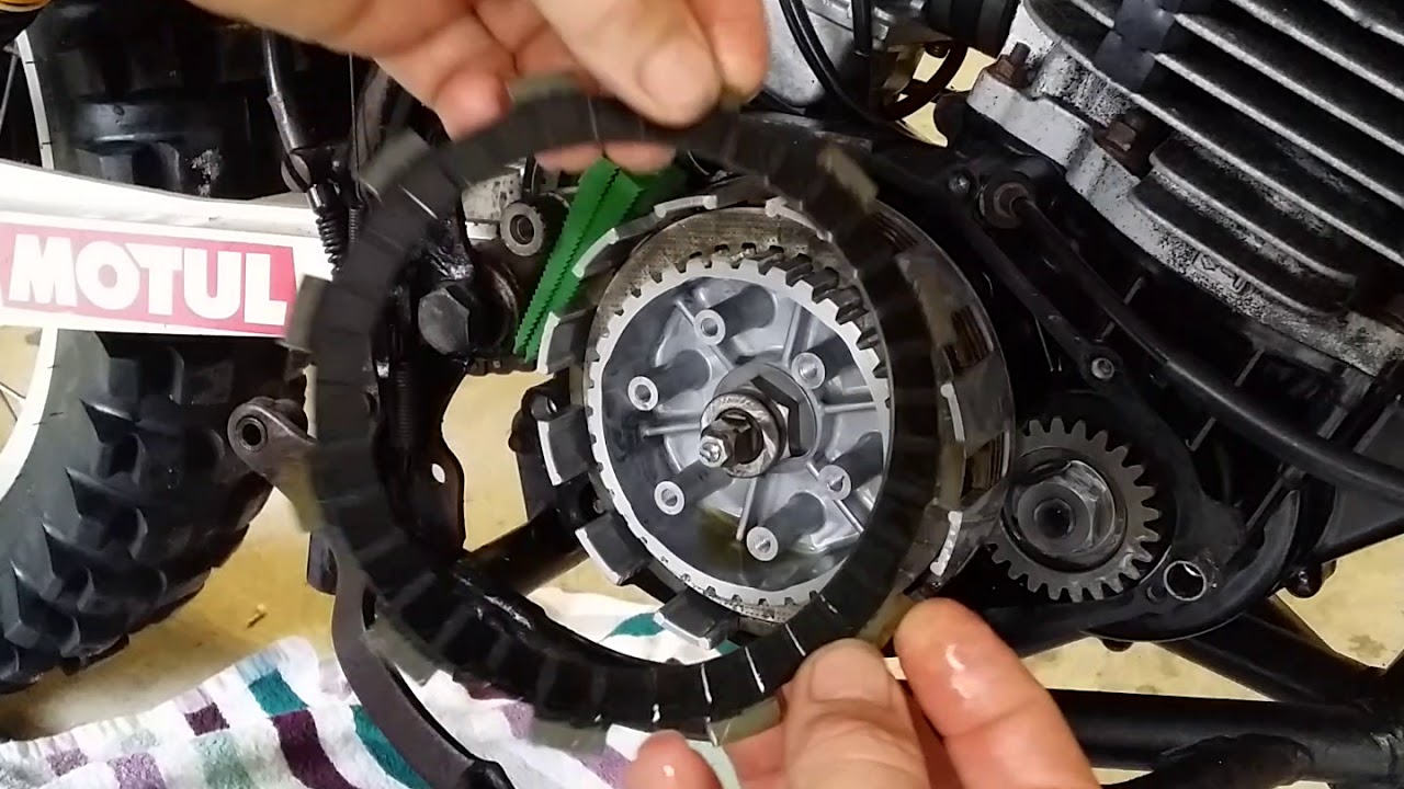 Suzuki PE 400 restoration 6 ( 40 w engine oil in gearbox ) - YouTube