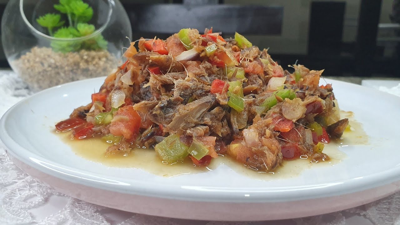 Arenque Guisado al estilo Dominicano - YouTube