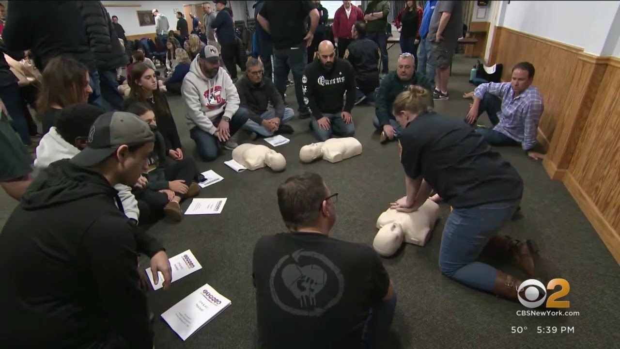 Damar Hamlin injury sparks nationwide interest in CPR training - YouTube