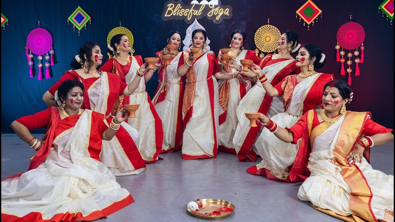 DHAK BAJA KASHOR BAJA | DANCE COVER | BLISSFUL YOGA CENTRE | SHREYA GHOSHAL - YouTube