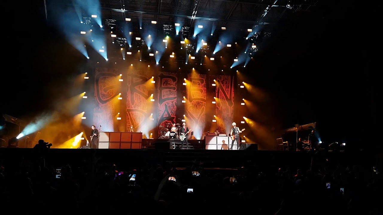 Green Day - Welcome to Paradise [Live Curitiba Brazil 2017] - YouTube