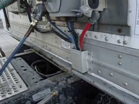 How To Drop a Trailer - YouTube