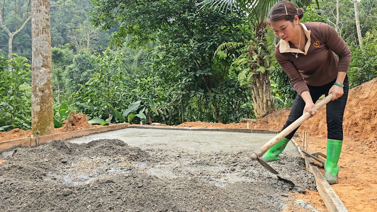 How a girl pours concrete to make a Pigsty | Go to market - Phùng Thị ...