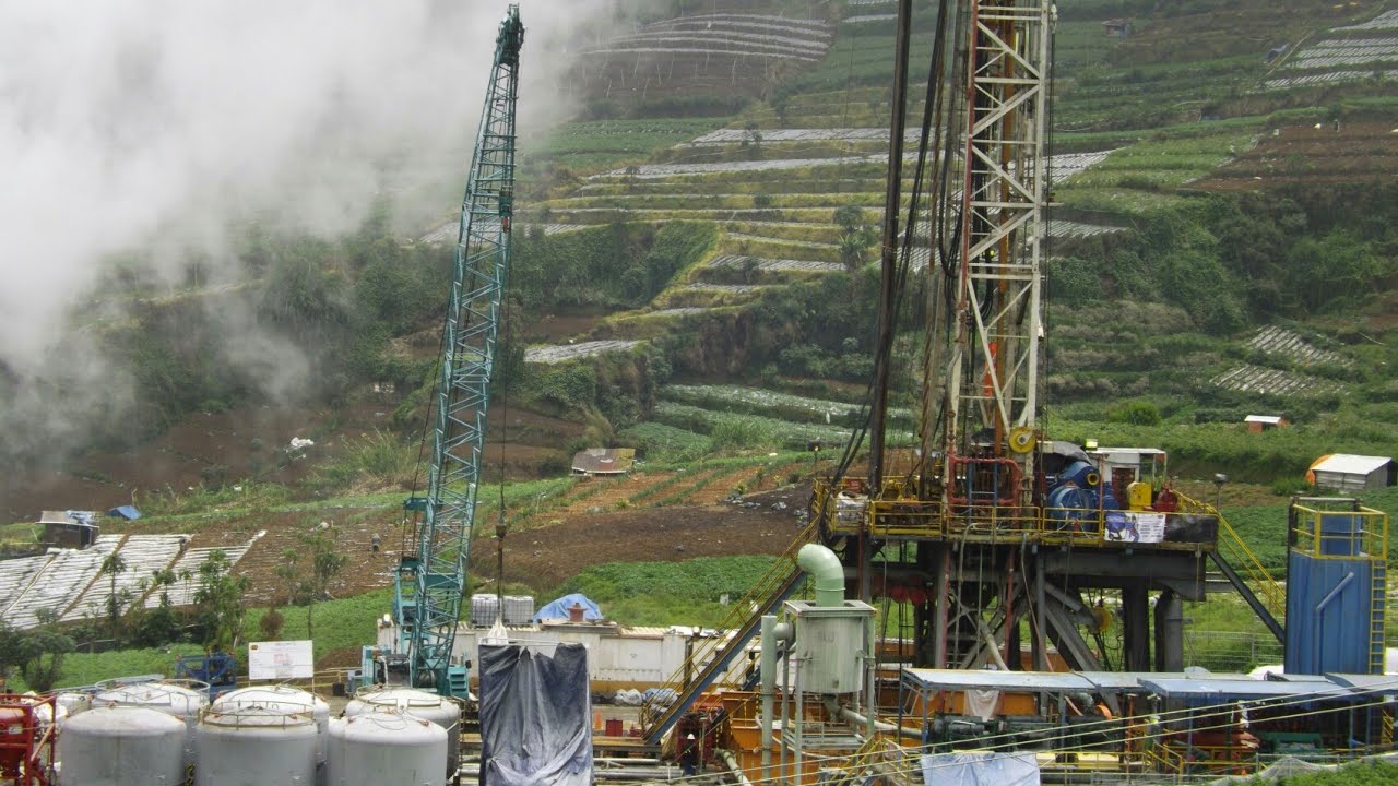 Geothermal Drilling Rig ||Geodipa Energi Dieng || - YouTube