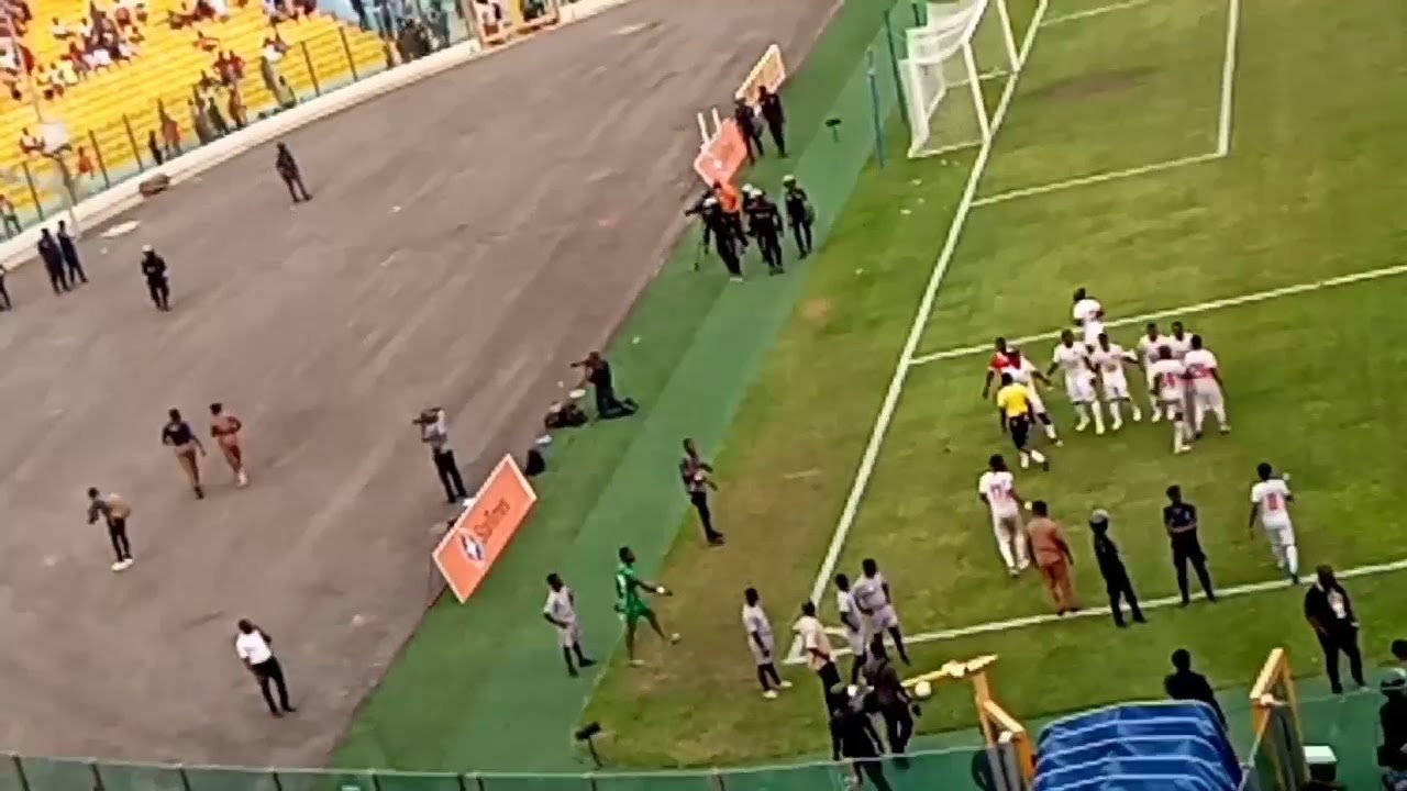 Asante Kotoko supporters celebrate with players after win over Hearts ...