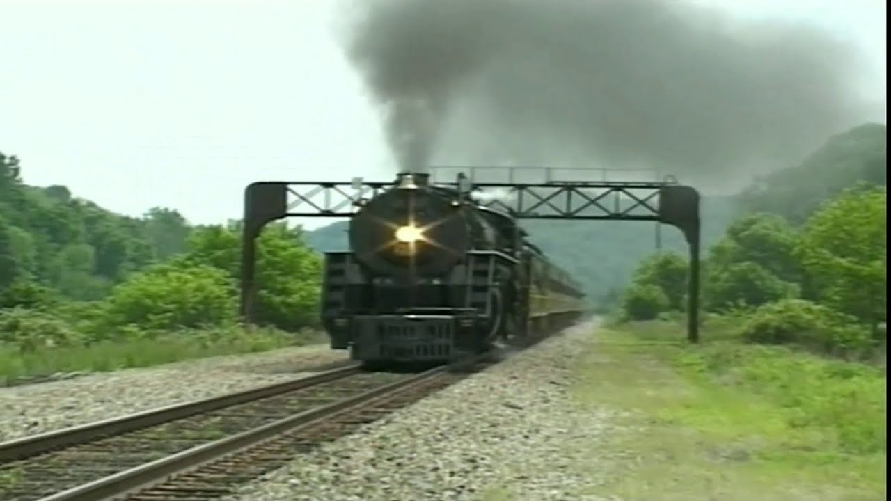 GTW 6325's Incredible Whistle - YouTube