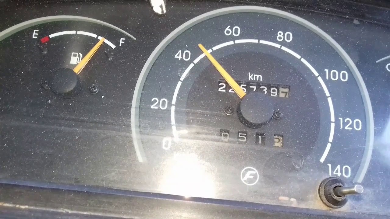 Force Traveller 120 Top speed At Himalyan Express Highway - YouTube