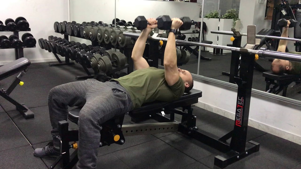 PANCA STRETTA MANUBRI - Cose Grip Bench Press (Dumbells) - YouTube