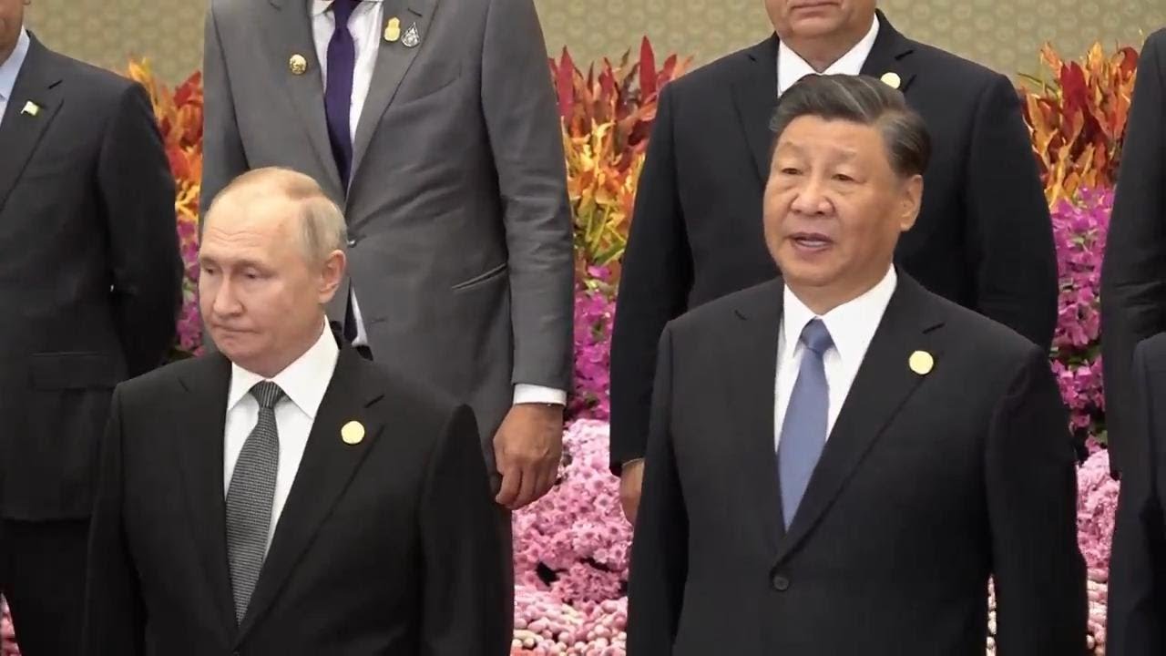 World leaders pose for a group photo as China's Belt and Road forum ...