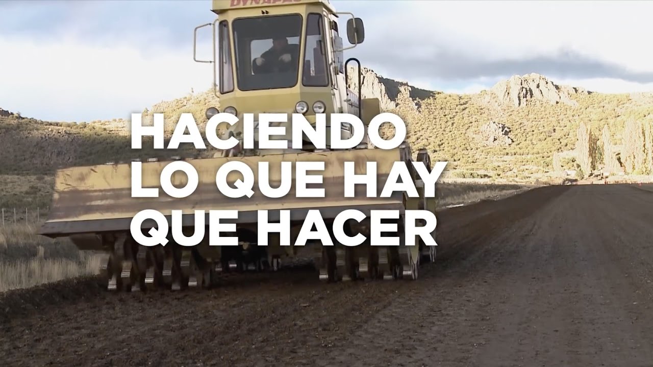 Pavimentando la Ruta Nacional 23 en Río Negro - YouTube