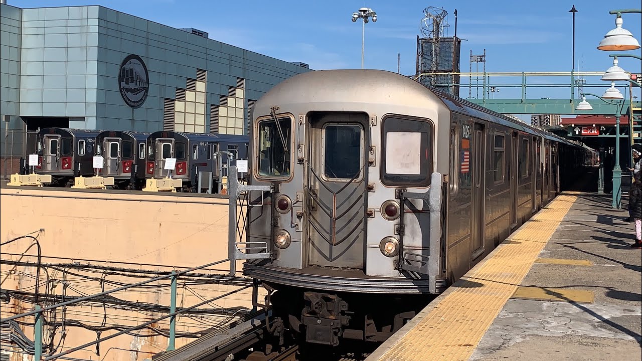 MTA Subway - R62 NIS Bypassing East 180 St - YouTube