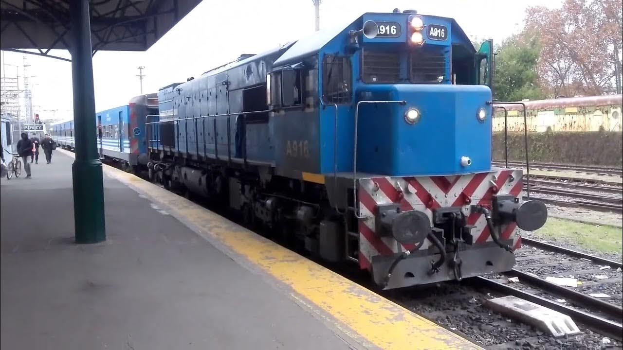 GM GT-22 CW-2 A916 con tren Haedo-Temperley de 8.20 recién arribado a Temperley, con '7 de ...