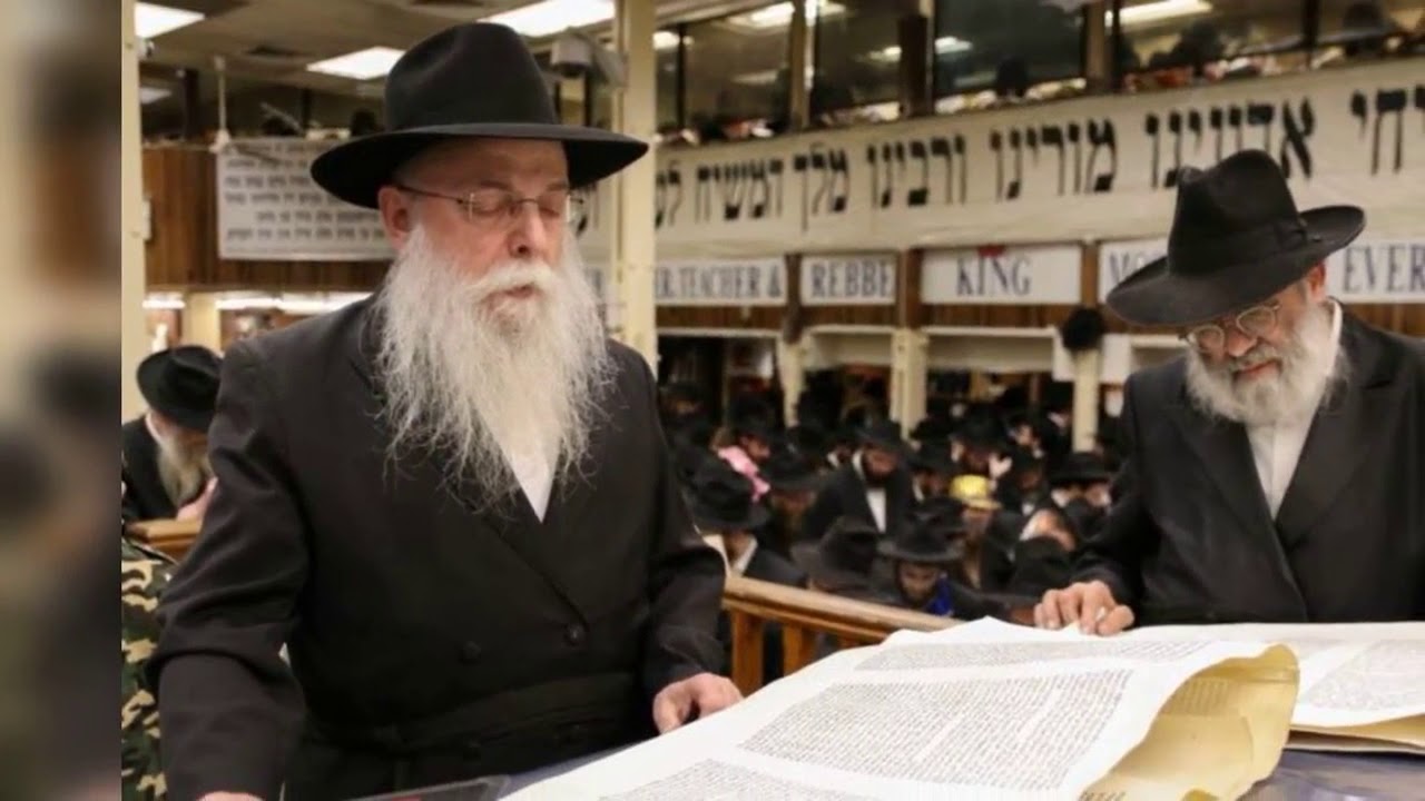 Megilla Reading Michoel Slavin 770 - YouTube