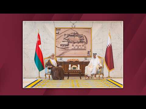 Seine Hoheit der Emir und der Sultan von Oman unterhalten sich über die brüderlichen Beziehungen...