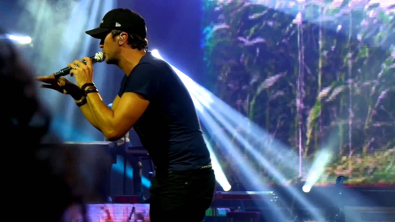 Luke Bryan - Rain Is A Good Thing (Live Snippet) - YouTube