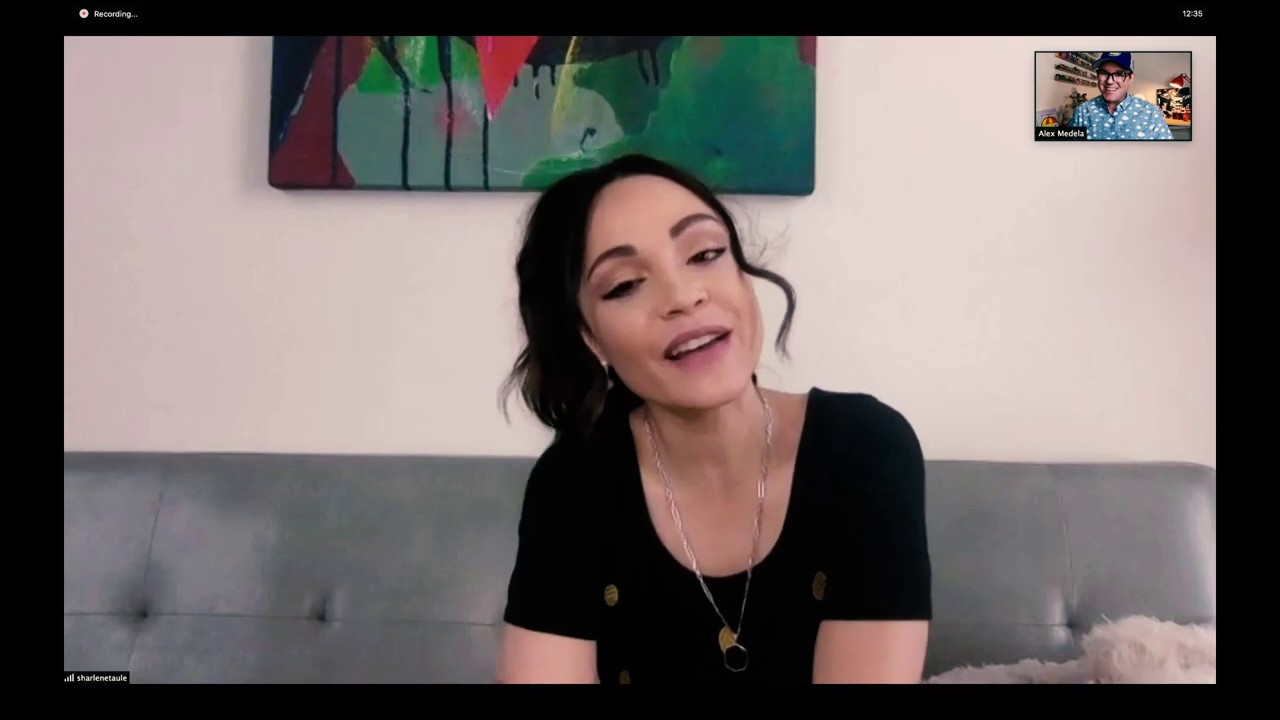 Conoce a Sharlene, la sensación de la música urbana. - YouTube