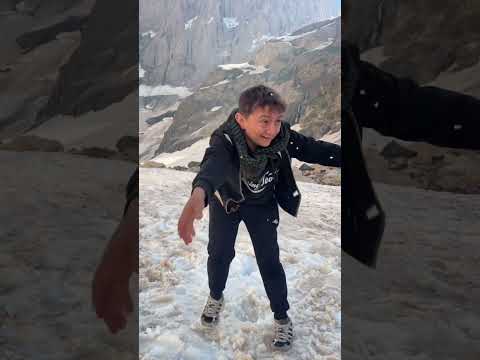 SİZİN GÖRDÜĞÜNÜZ BENİM HİSSETİĞİM  Devamı gelecek abone olun 😅