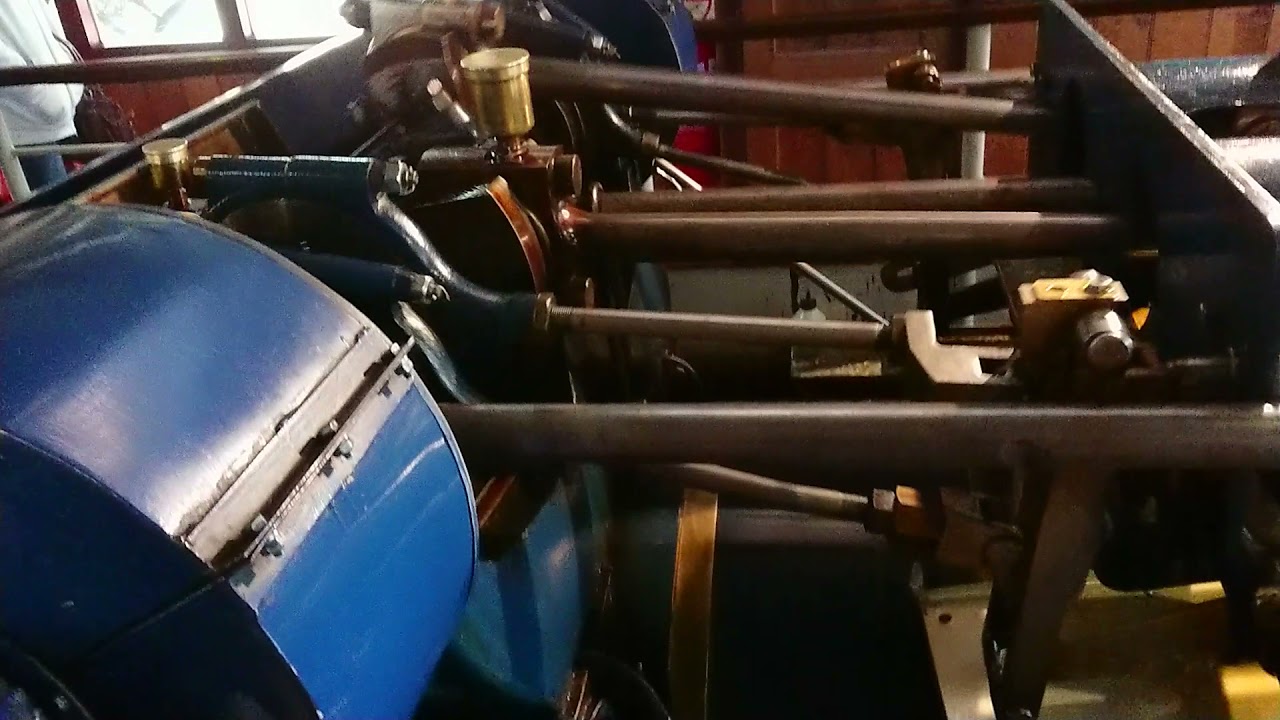 On the Canberra Paddle Steamer (paddle and running engine view) - YouTube
